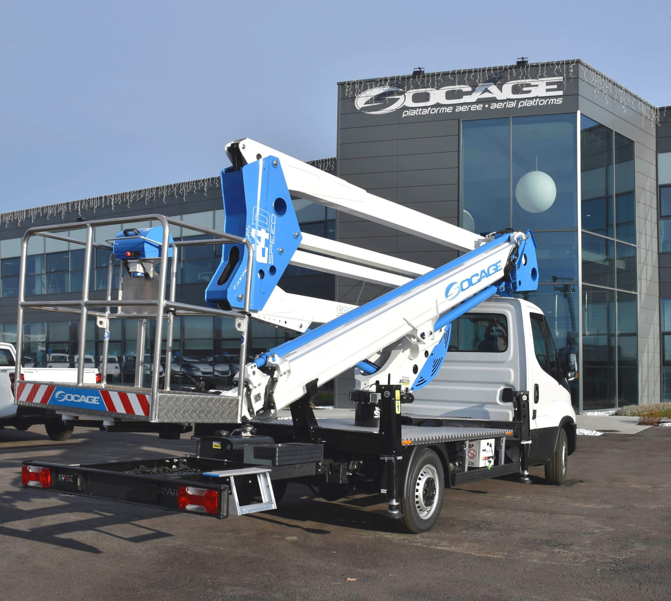 Camion con cestello 24D SPEED, la articolata più completa.